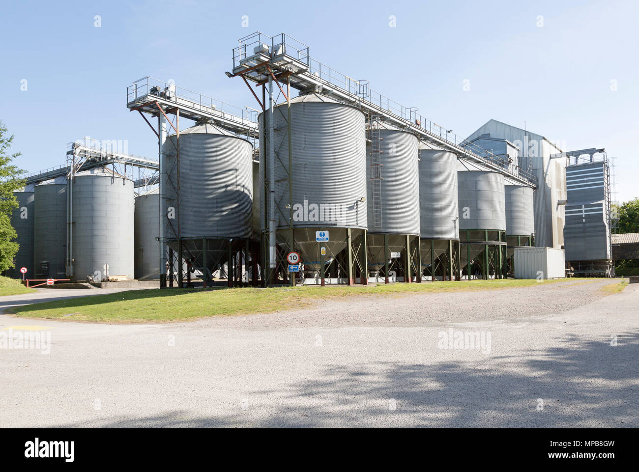 Metal silos for grain storage hi-res stock photography and images - Alamy
