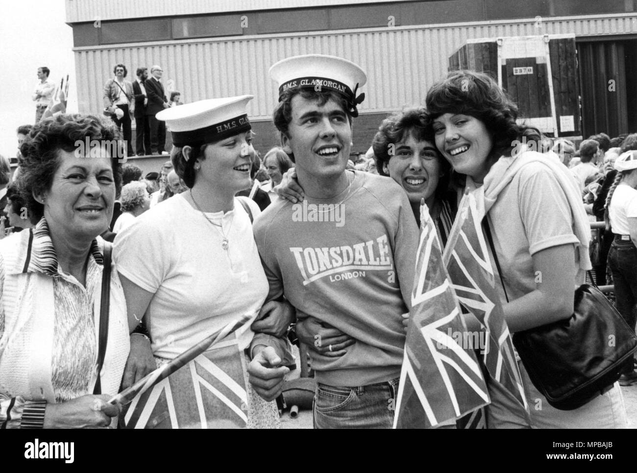War ships falklands war hi-res stock photography and images - Alamy