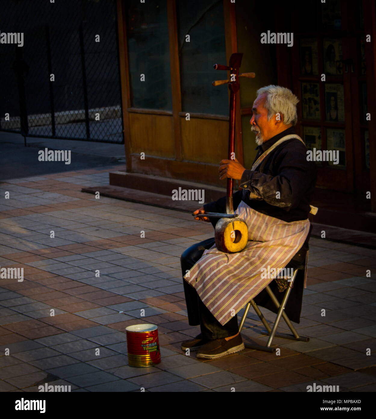 Chinese banhu hi-res stock photography and images - Alamy