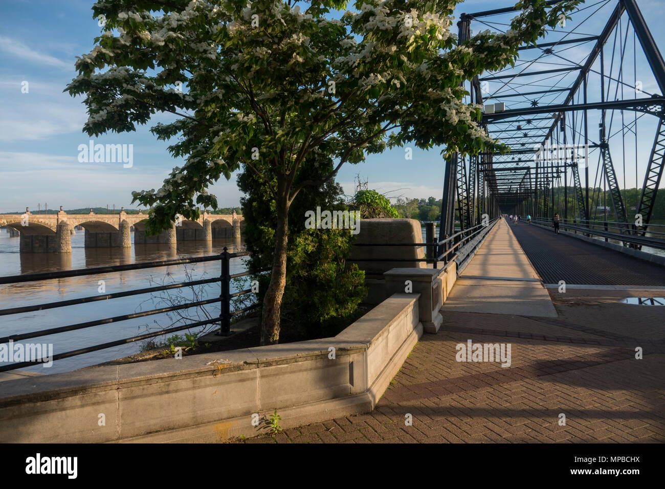 Crossing truss bridge hi-res stock photography and images - Alamy