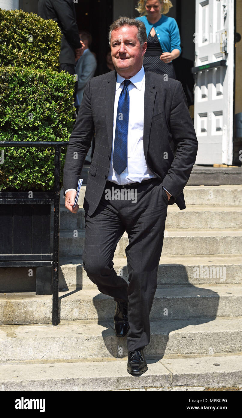 Dale winton piers hi-res stock photography and images - Alamy