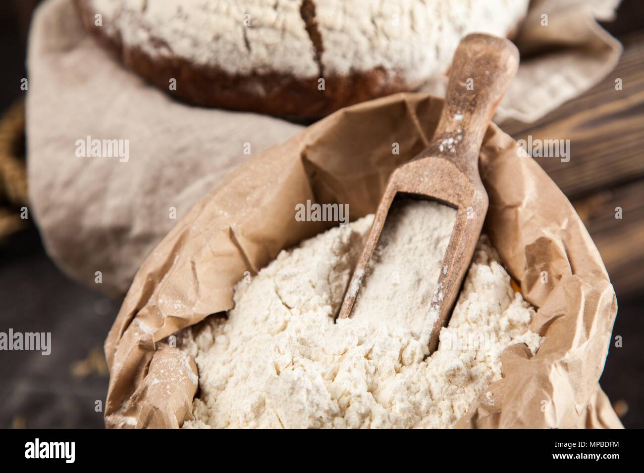 Flour paper bag scoop hi-res stock photography and images - Alamy