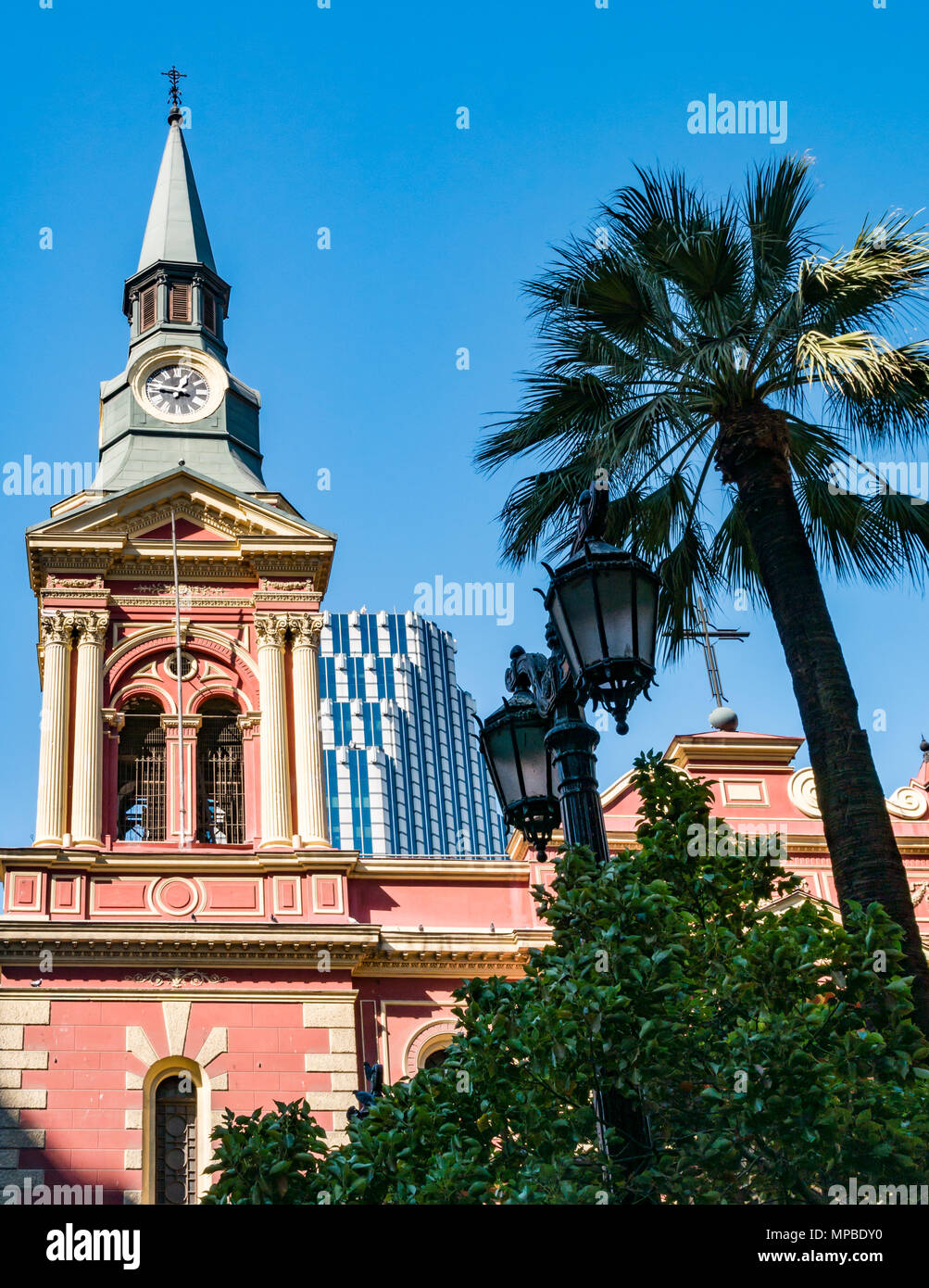 Tall modern building tower hi-res stock photography and images - Alamy