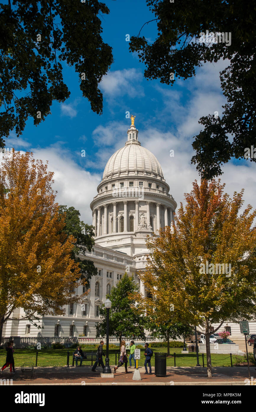 Madison Wisconsin state capitol building Stock Photo - Alamy