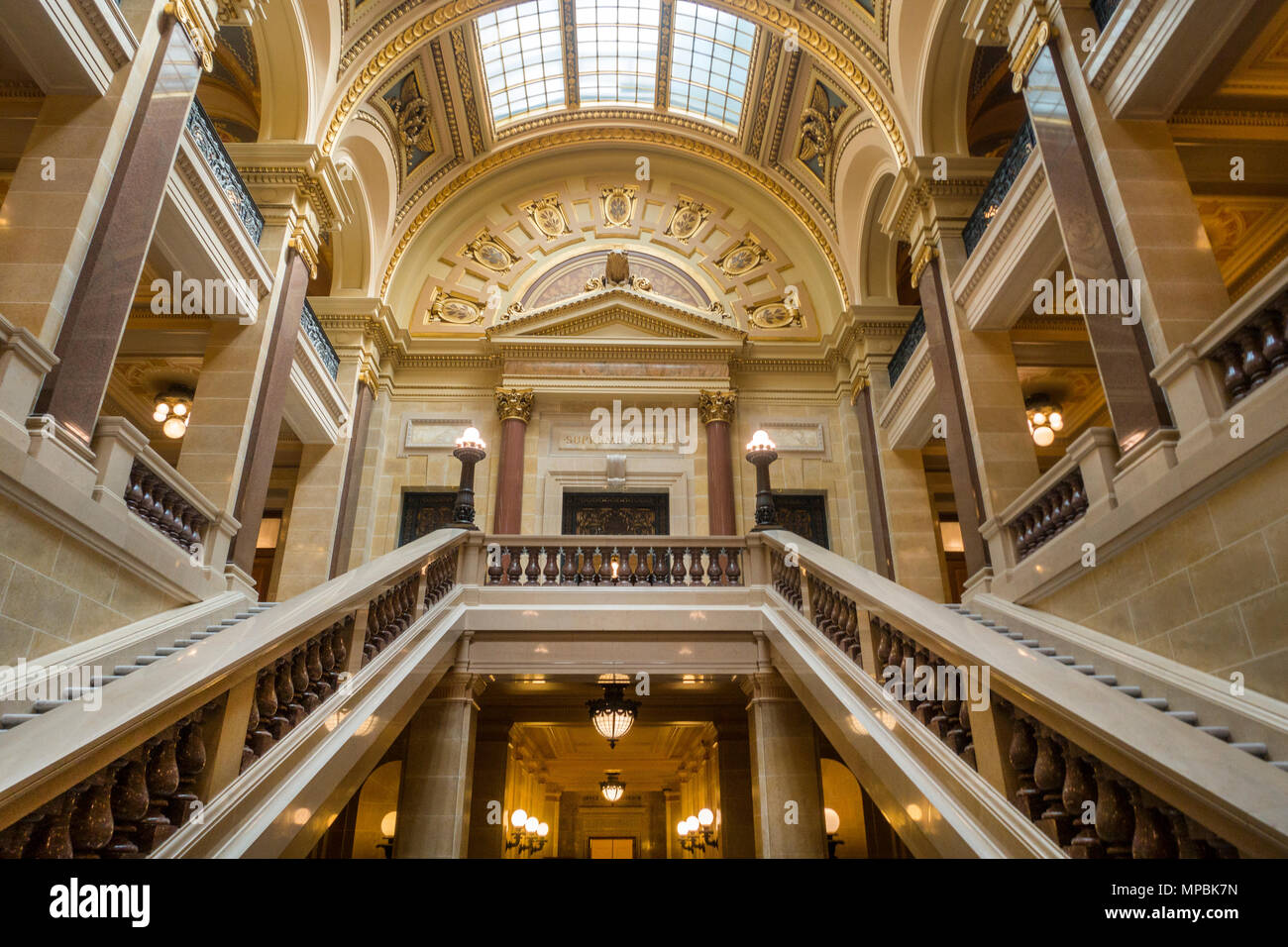 Madison Wisconsin state capitol building Stock Photo - Alamy