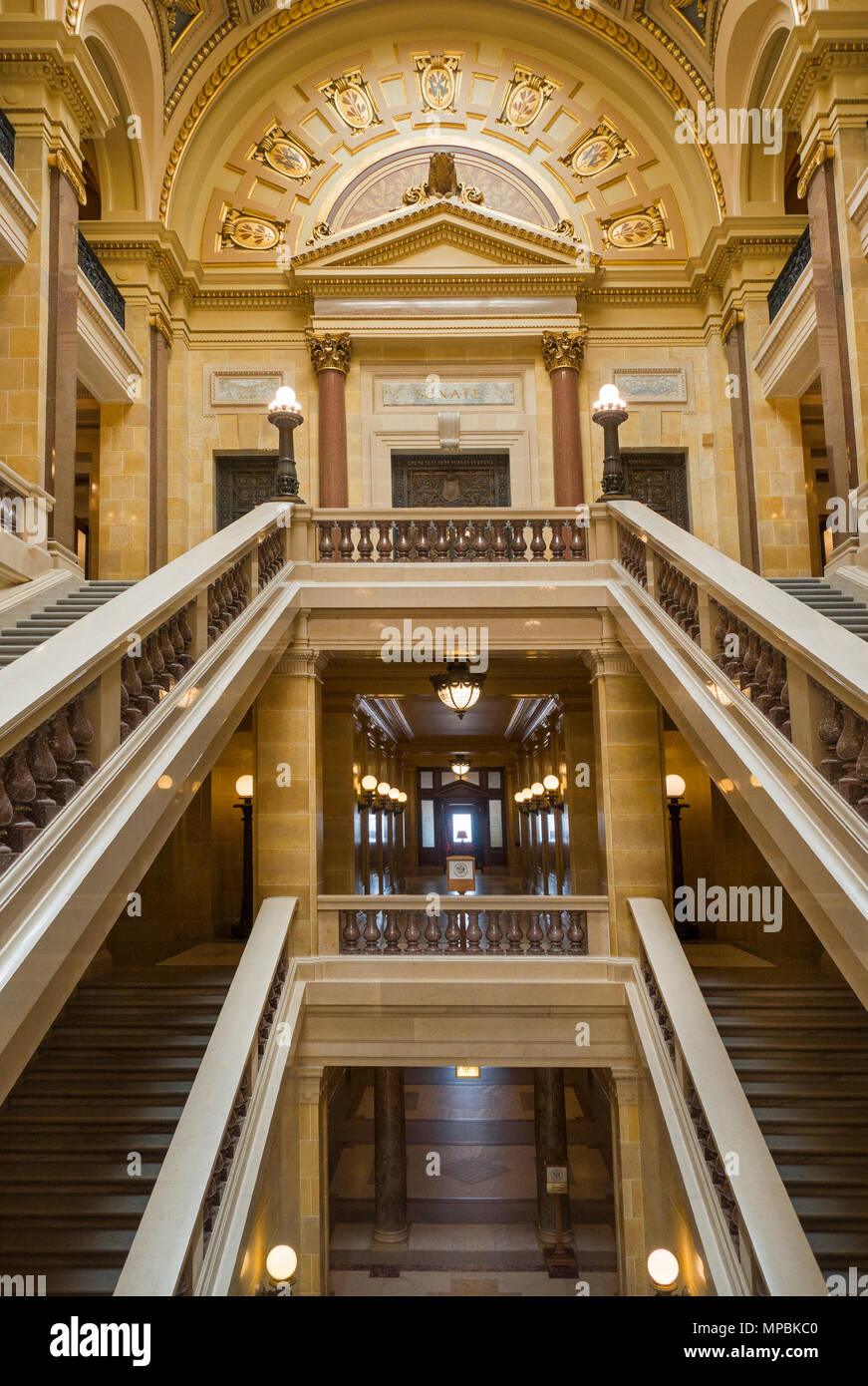 Empty capitol building hi-res stock photography and images - Alamy