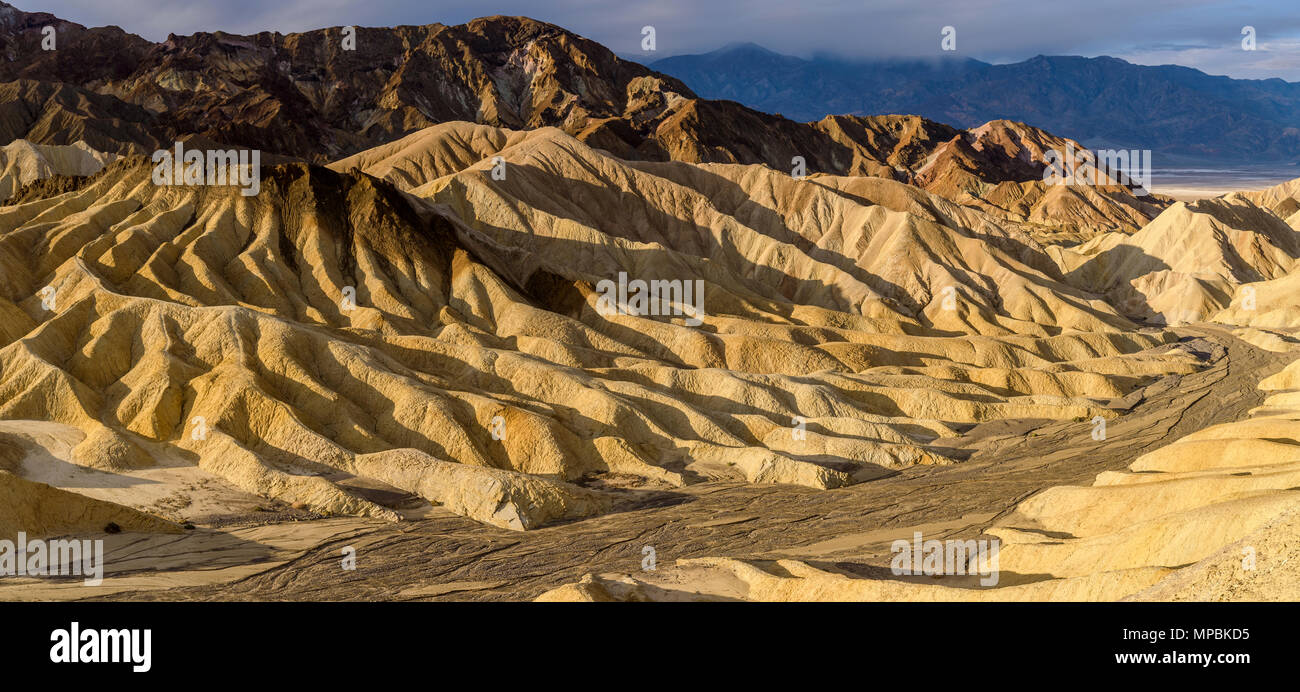 Sunrise Desert Valley - A panoramic sunrise view of morning sunlight ...
