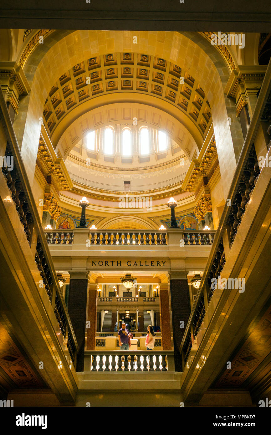 Madison Wisconsin state capitol building Stock Photo - Alamy
