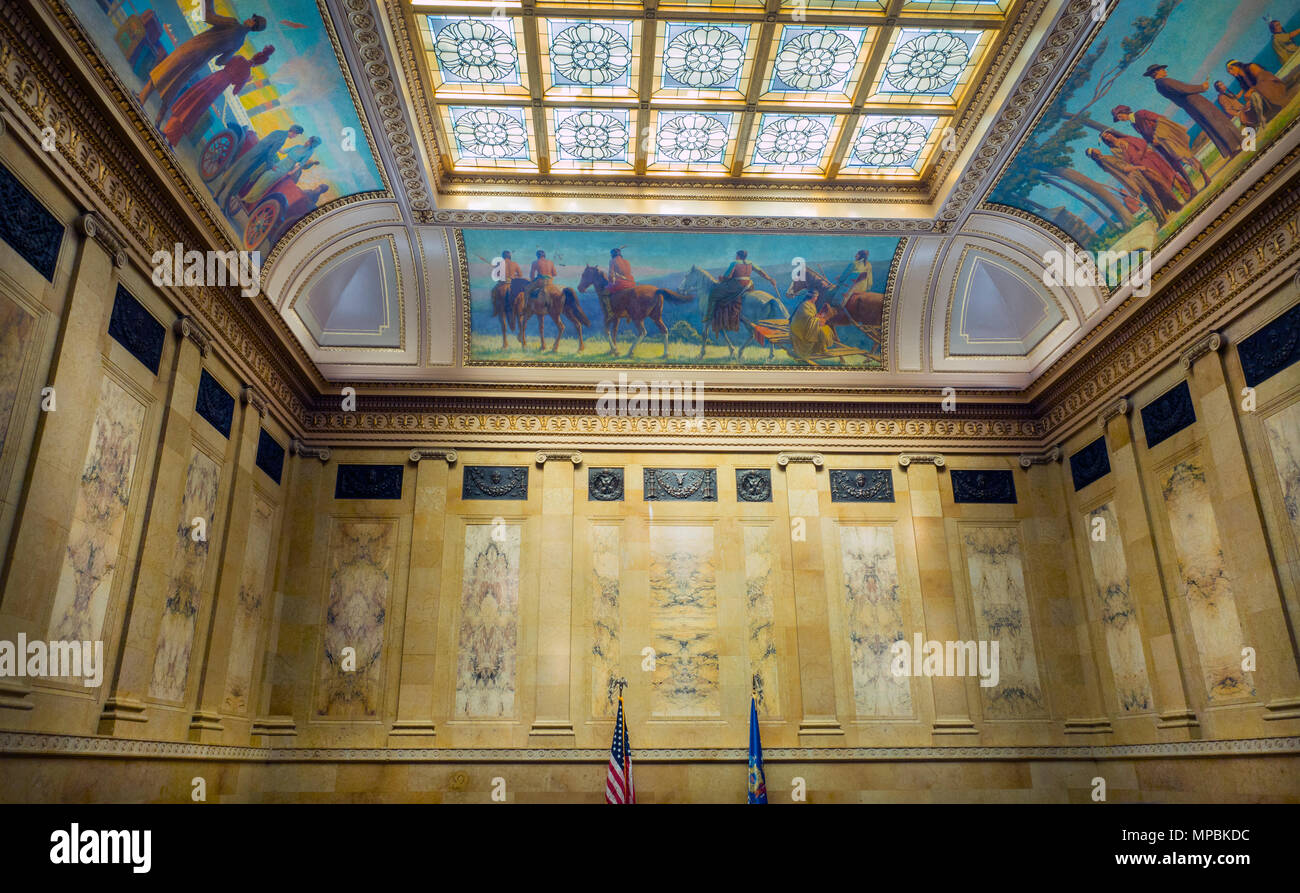 Madison Wisconsin state capitol building Stock Photo - Alamy