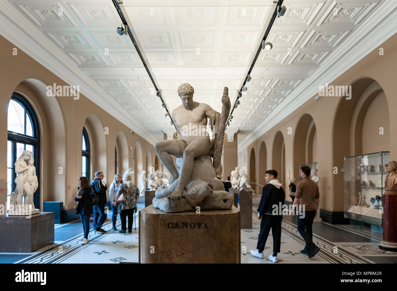 Statue of theseus and the minotaur hi-res stock photography and images ...