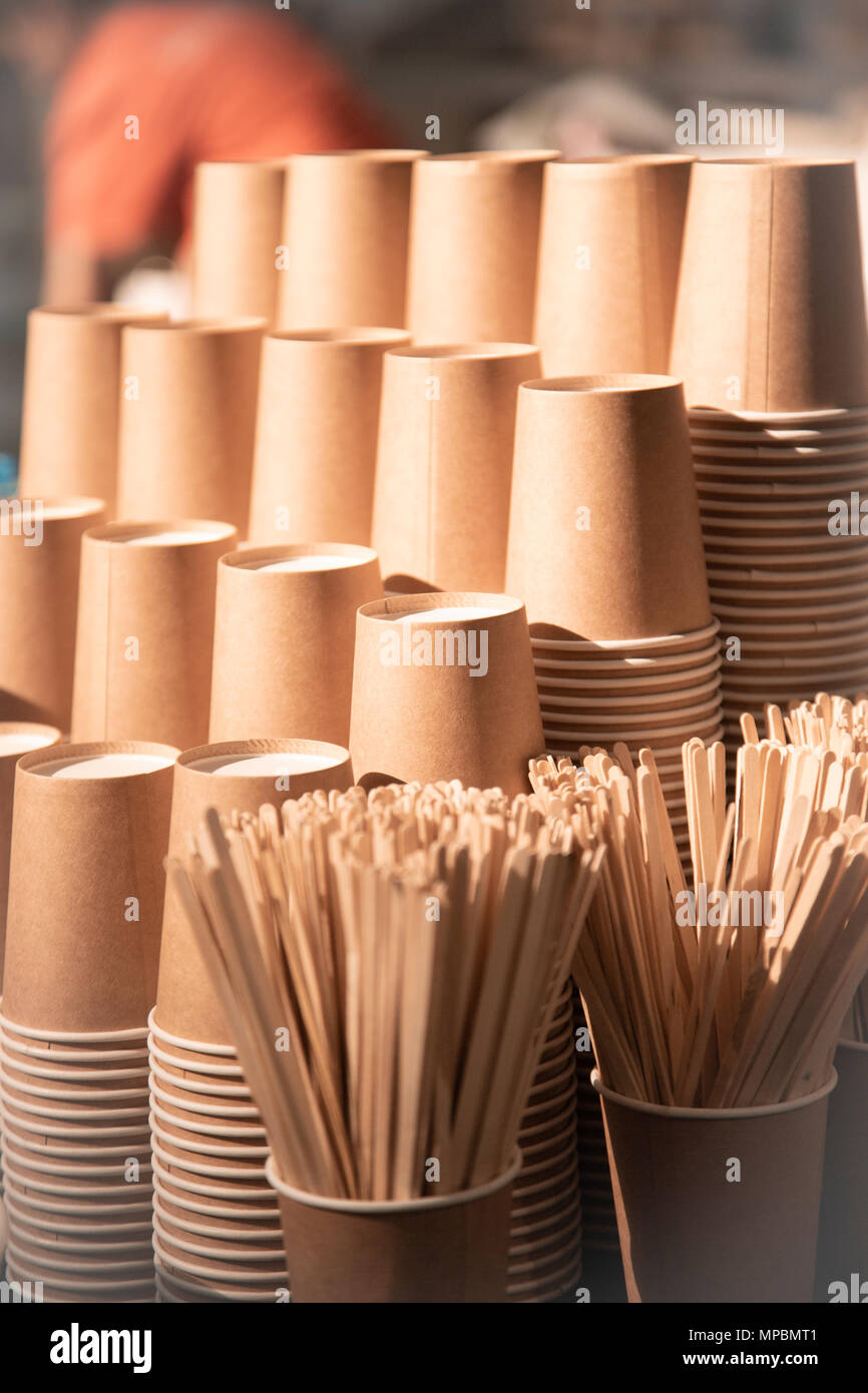 Disposable coffee cup pile hi-res stock photography and images - Alamy