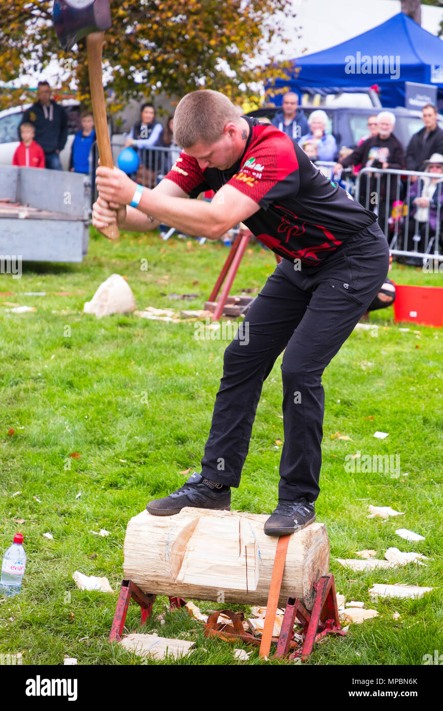 Axe display hi-res stock photography and images - Alamy