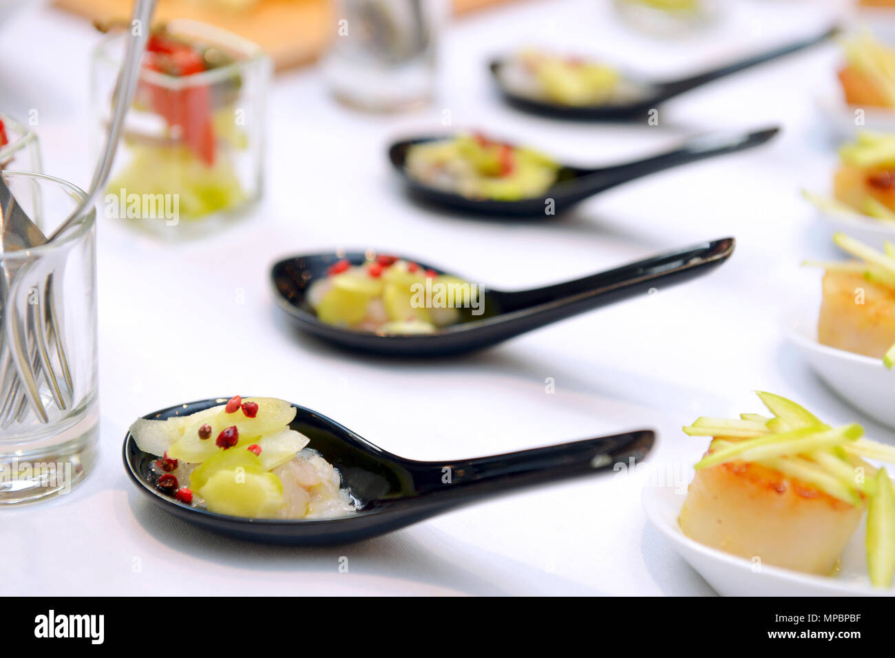 Scallops canapes hi-res stock photography and images - Alamy