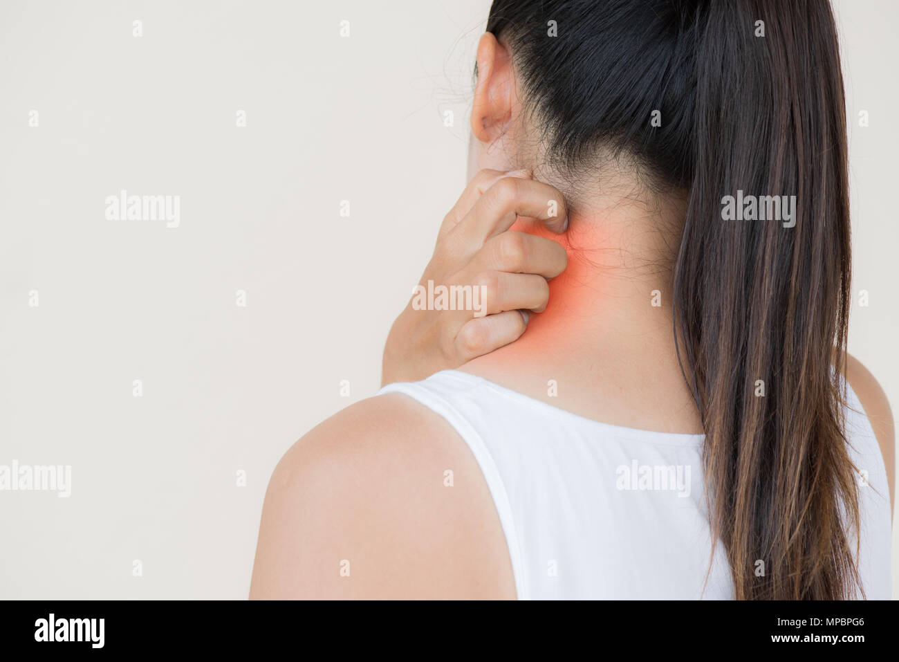 Close up woman hand scratch the itch by hand at neck and back with red ...