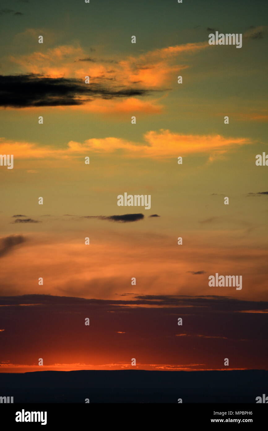 Simple sunset hi-res stock photography and images - Alamy