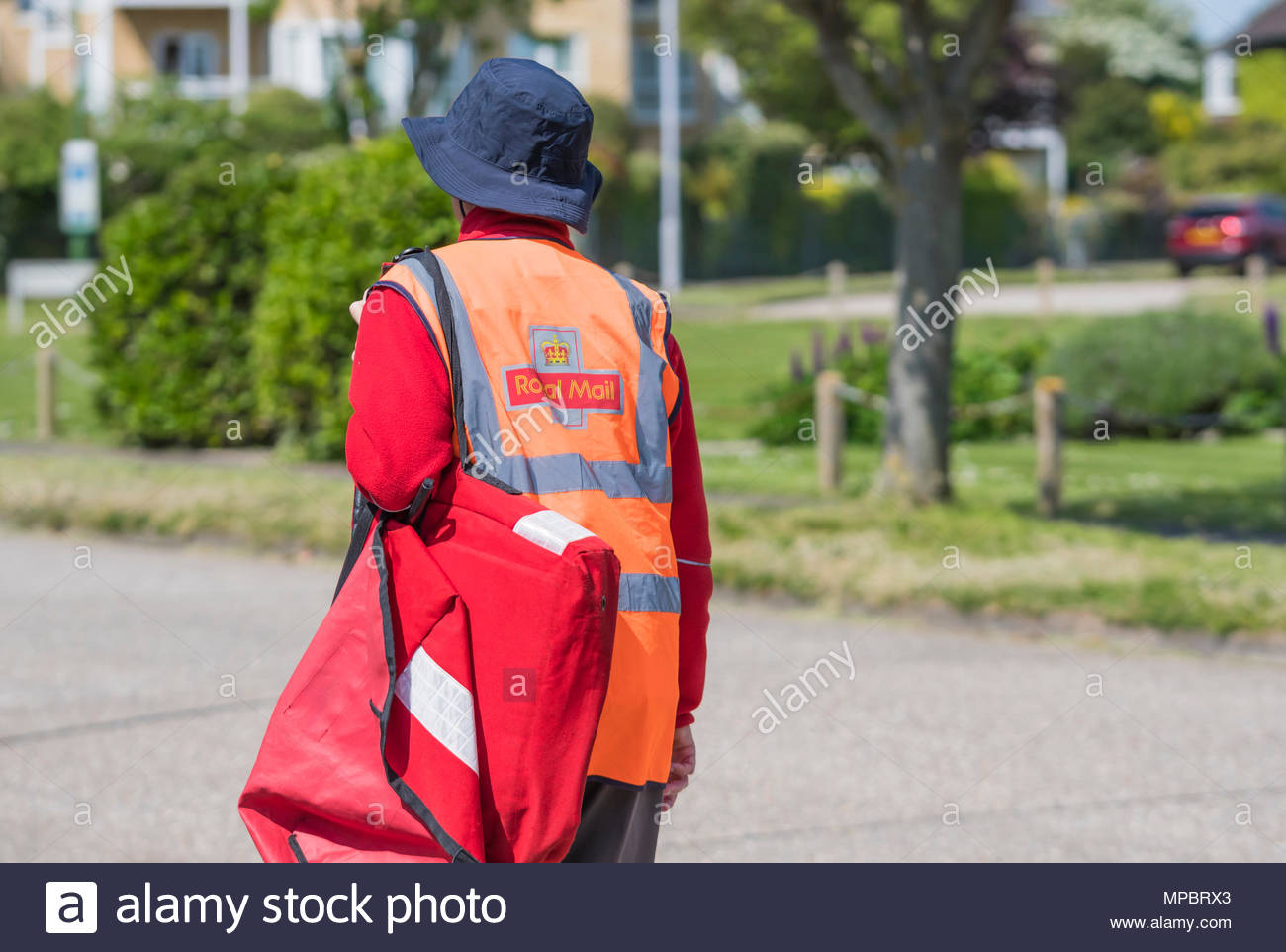 Royal Mail Postman Stock Photos & Royal Mail Postman Stock Images - Alamy