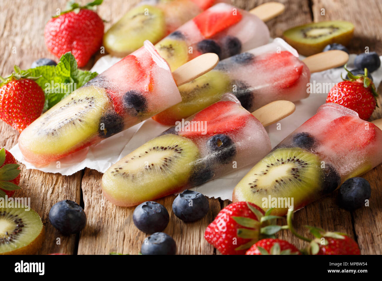Frozen ice lollies hi-res stock photography and images - Alamy