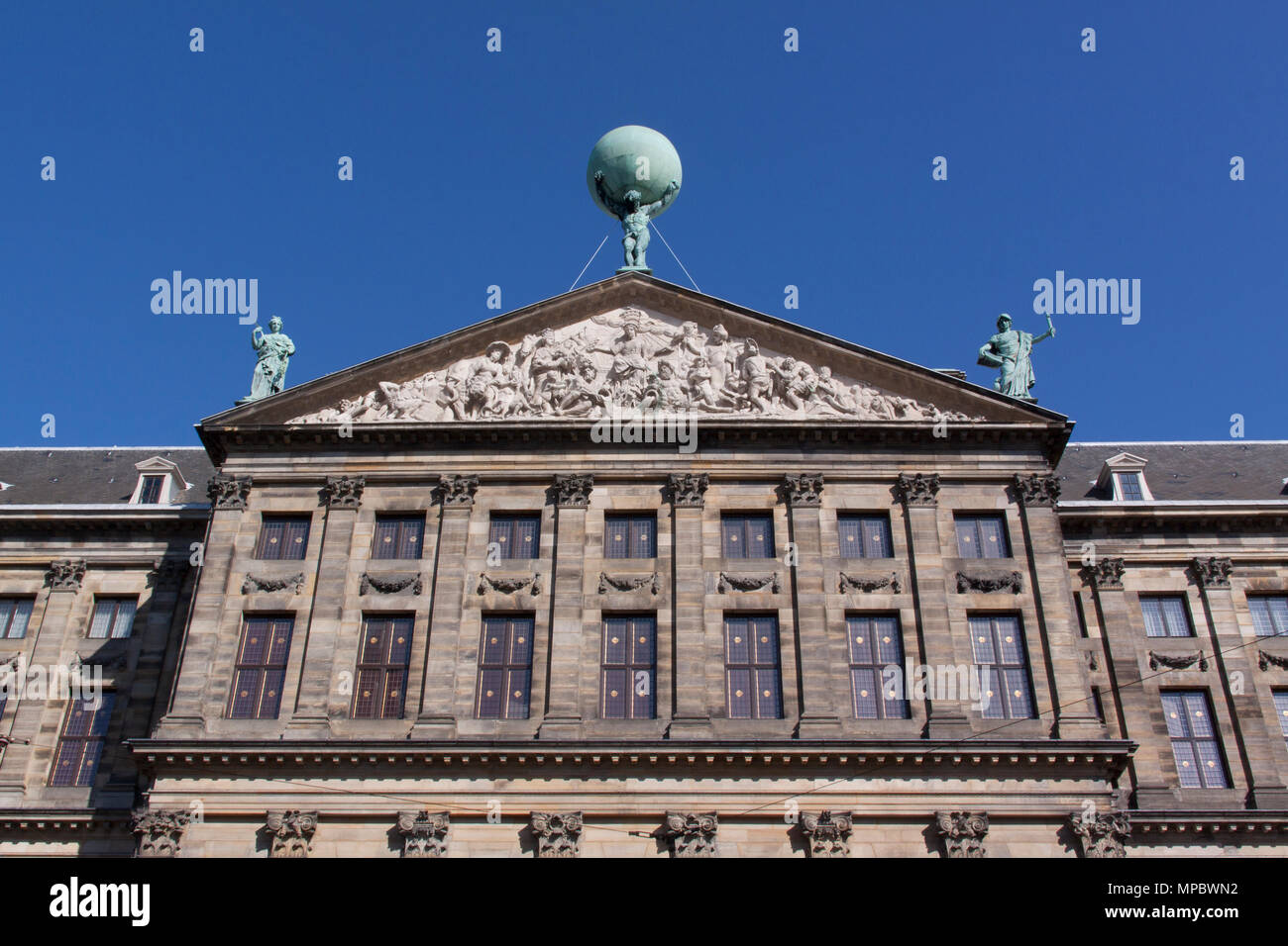 Europe holland amsterdam statue atlas hi-res stock photography and ...