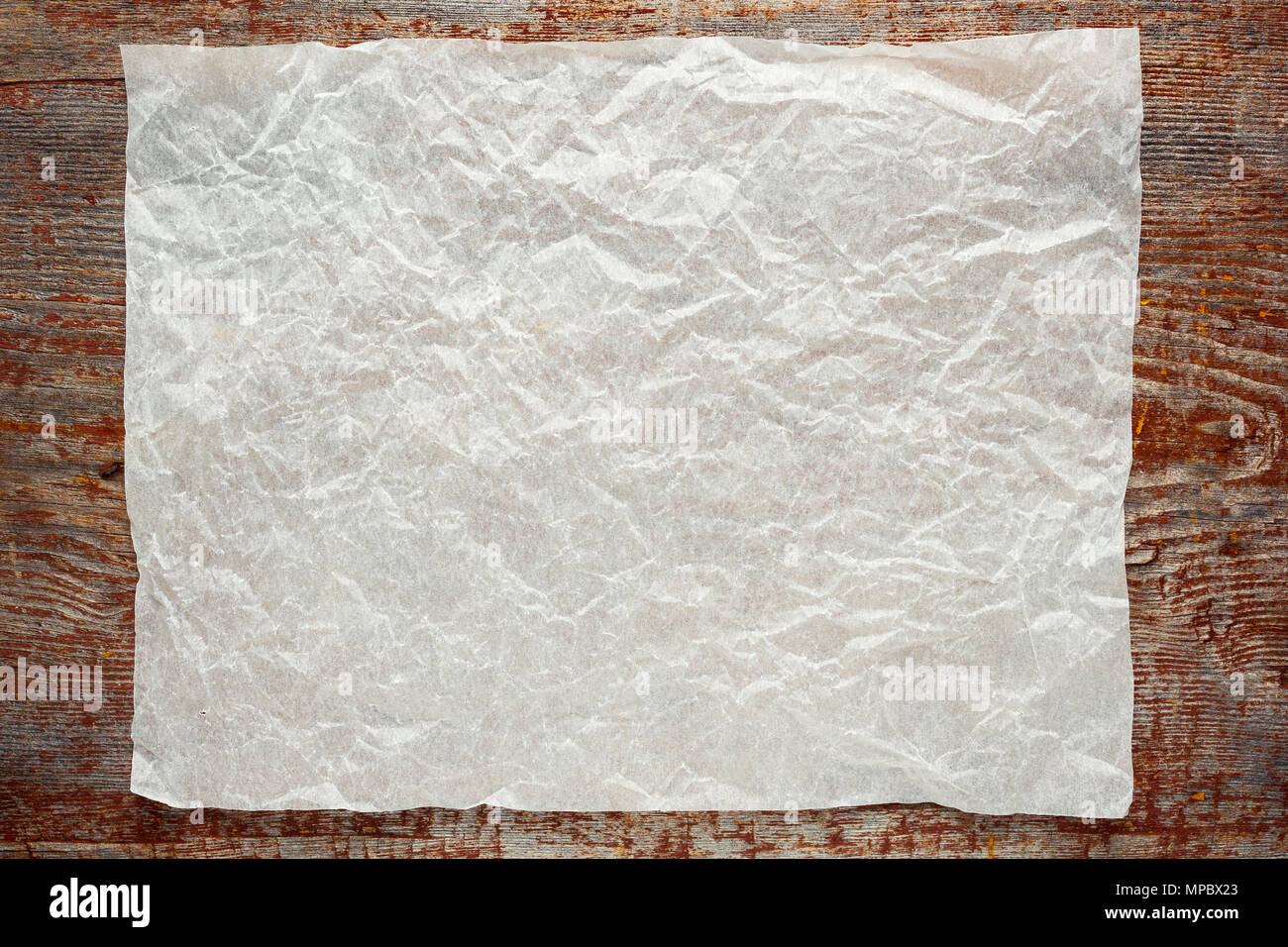 Crumpled leaf hi-res stock photography and images - Alamy