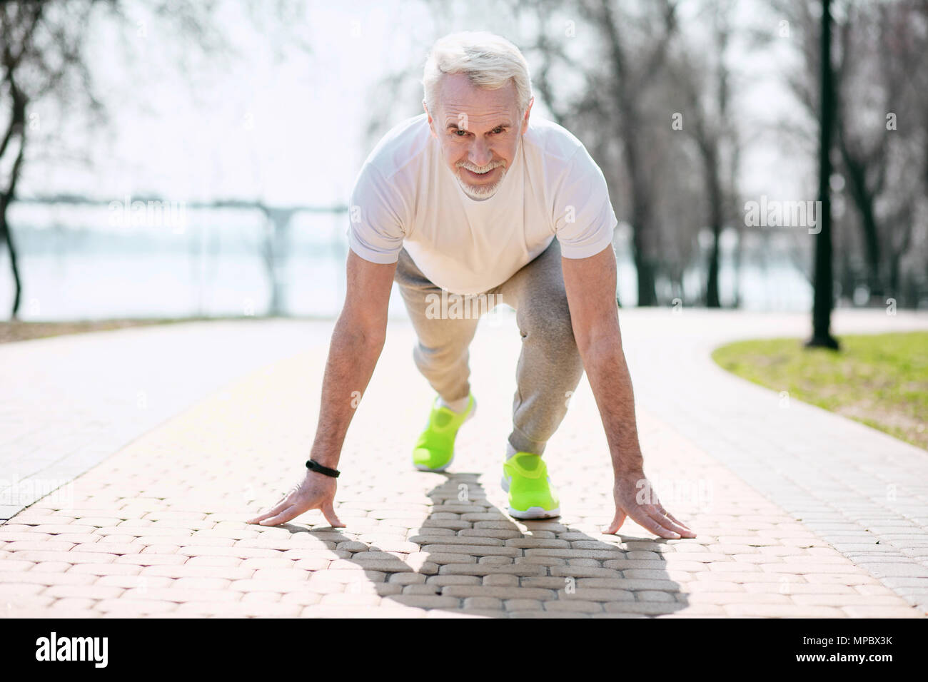 Workout stretching cardio hi-res stock photography and images - Alamy