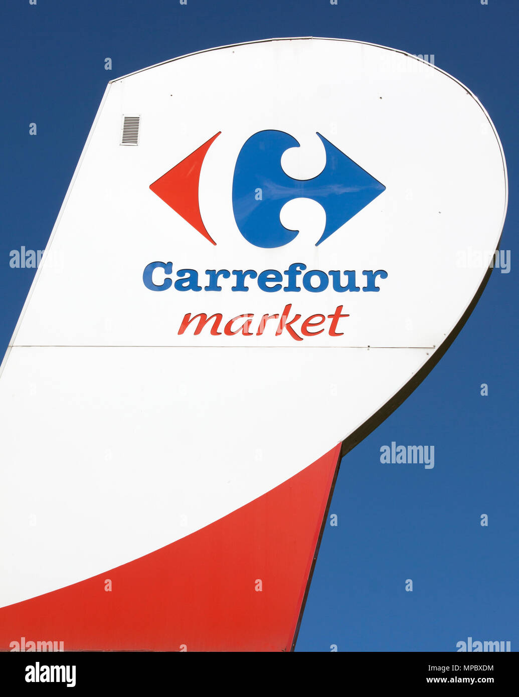 Hypermarche hi-res stock photography and images - Alamy