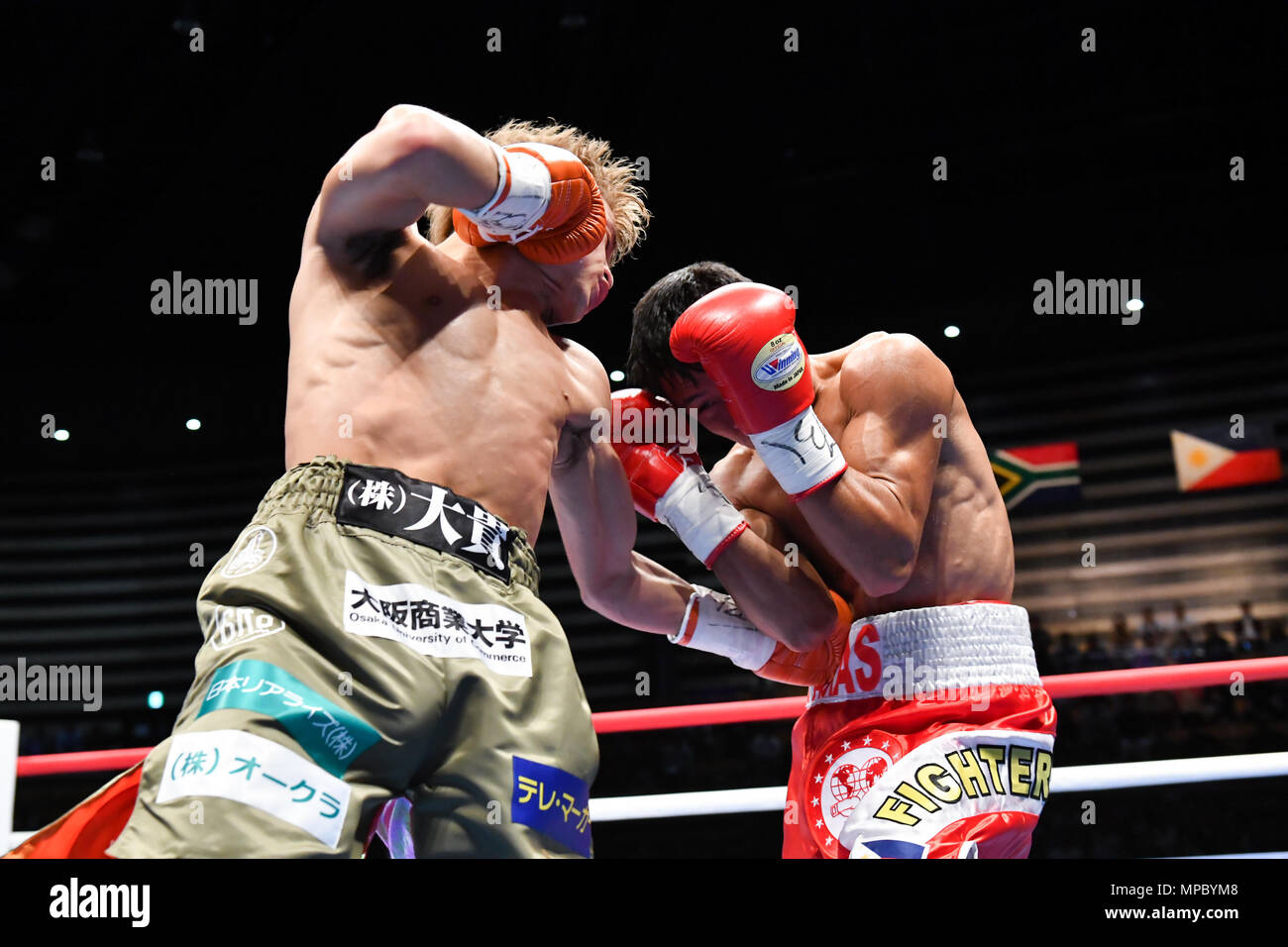 Tokyo, Japan. 20th May, 2018. (L-R) Hiroto Kyoguchi (JPN), Vince Paras (PHI) Boxing : Hiroto ...