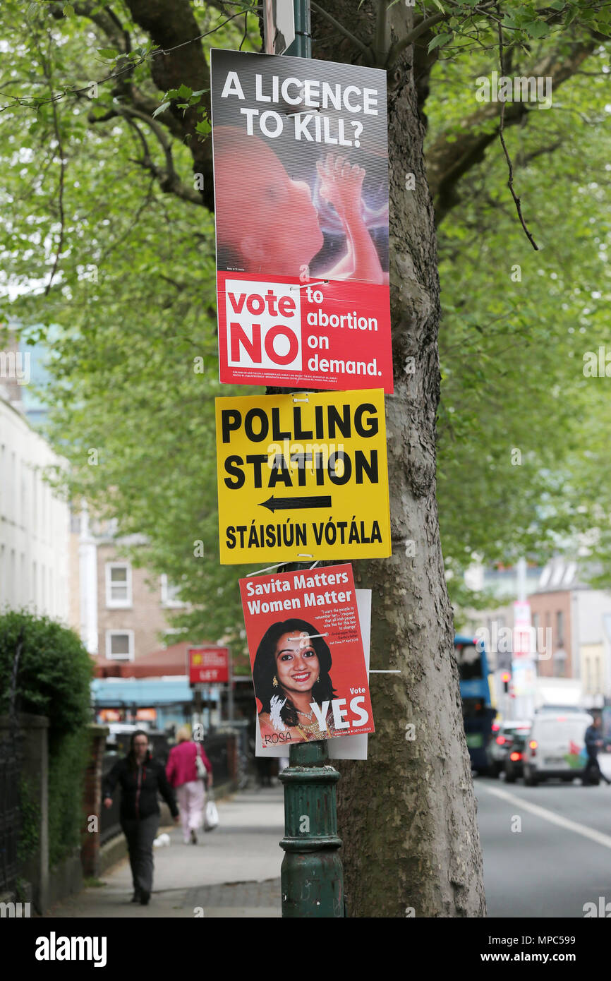 Dublin, Ireland. 22nd May 2018. A sign for a local polling station is ...