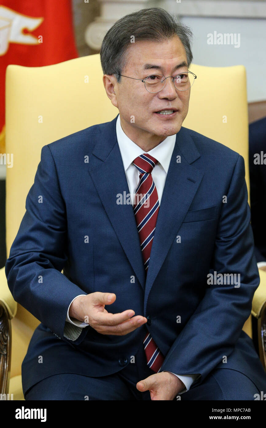 South korean president moon jae in hi-res stock photography and images ...