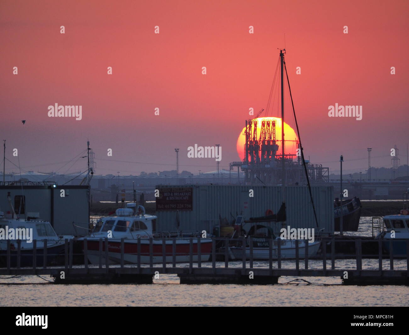 Queenborough, Kent, UK. 22nd May, 2018. UK Weather: this evening's ...