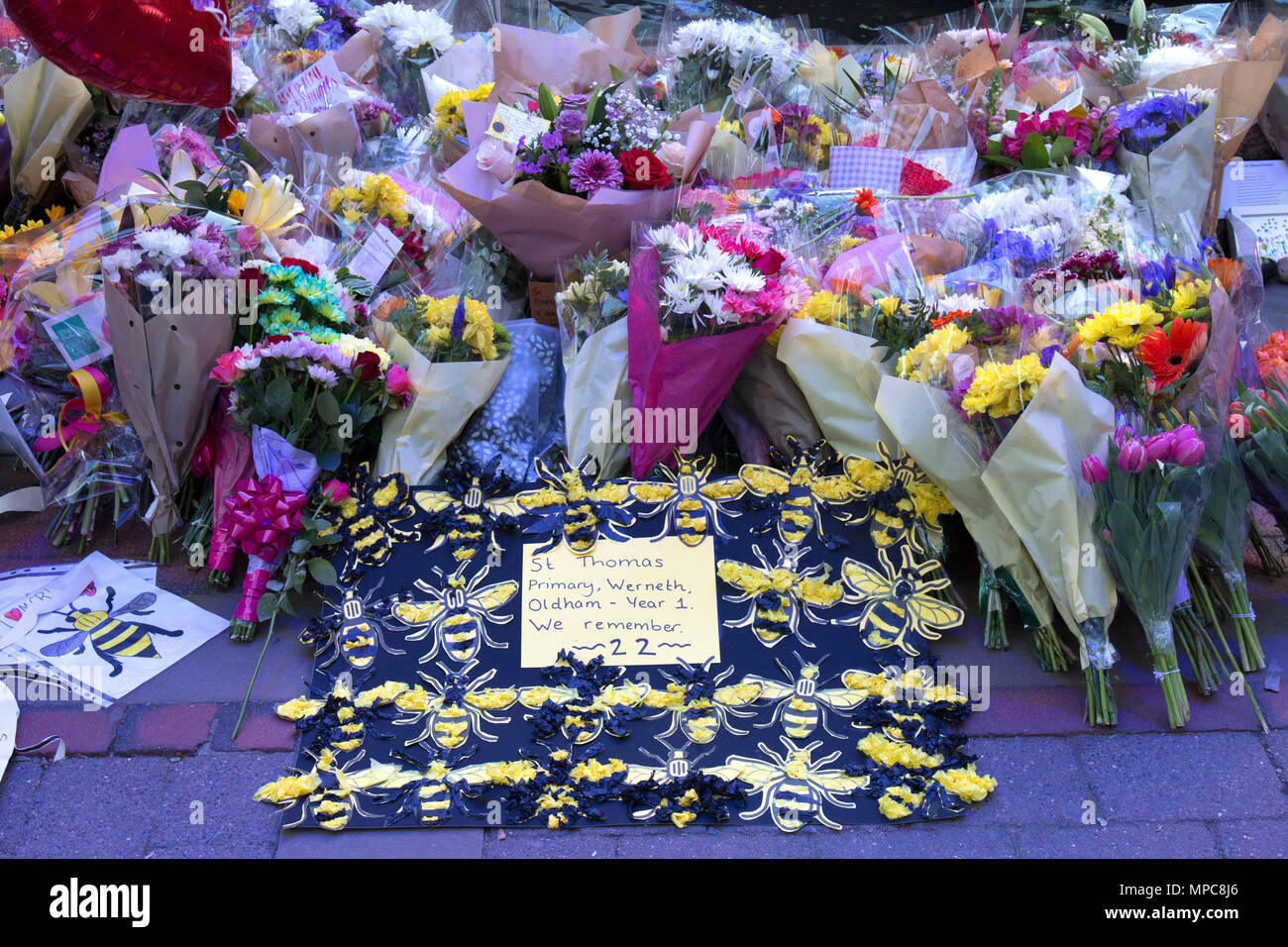 Manchester, UK. 22nd May, 2018. Floral tributes in St. Ann's Square in ...