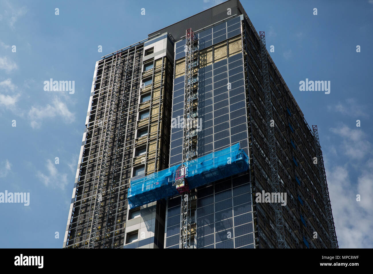 Acm cladding housing hi-res stock photography and images - Alamy