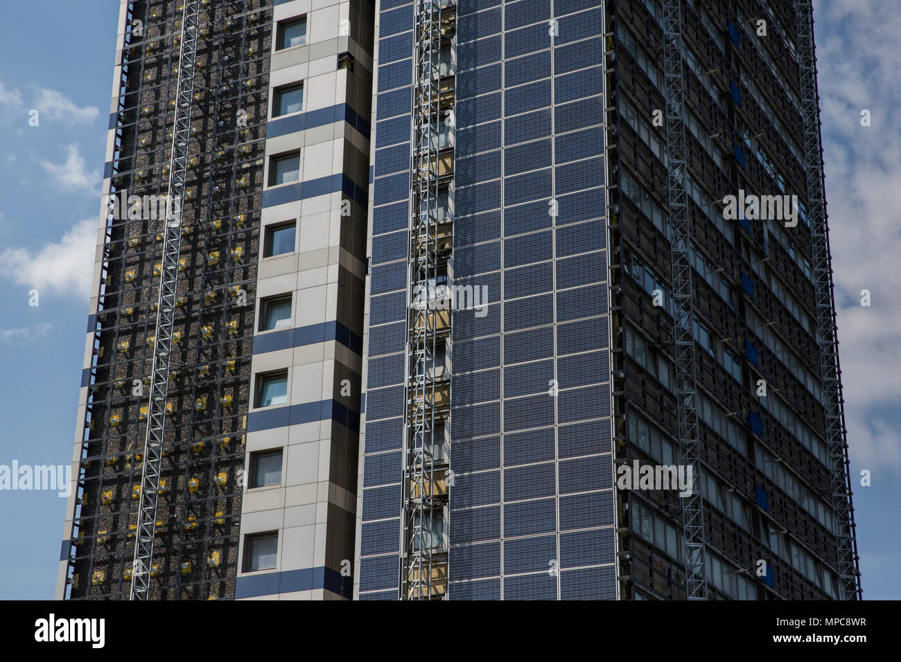 Acm cladding housing hi-res stock photography and images - Alamy
