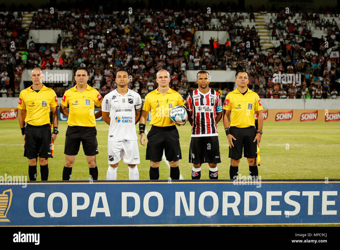 Recife, Brazil. 22nd May, 2018. Play of the match during Santa Cruz vs ...