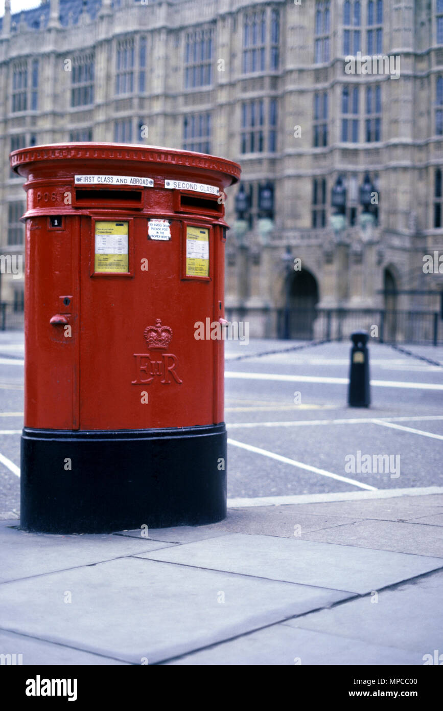 1987 HISTORICAL RED ROYAL MAIL PILLAR POST BOX PARLIAMENT SQUARE LONDON ...
