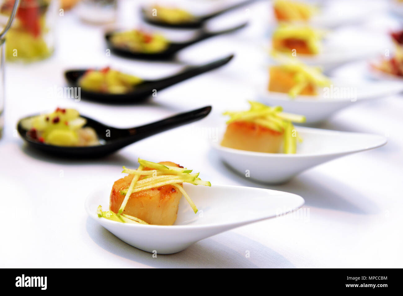 Scallops canapes hi-res stock photography and images - Alamy