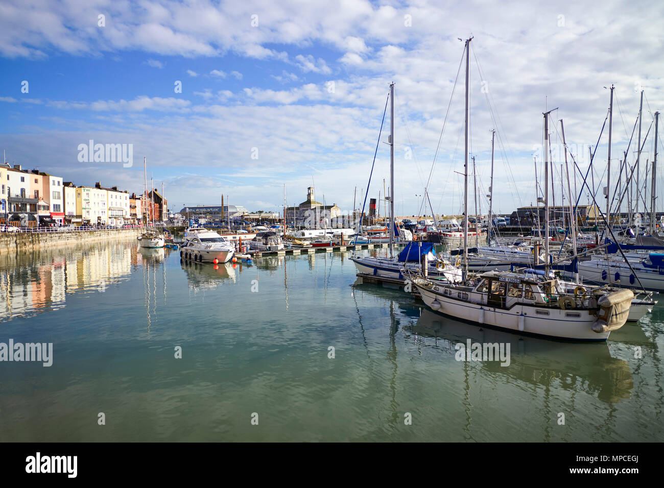 Kent harbour hi-res stock photography and images - Alamy