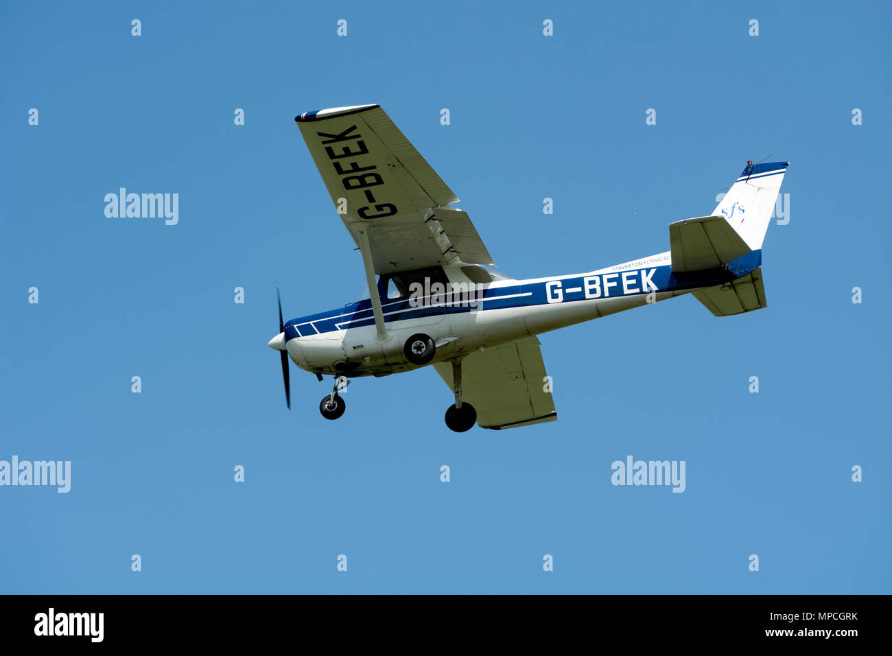 Aircraft small light f152 152 hi-res stock photography and images - Alamy