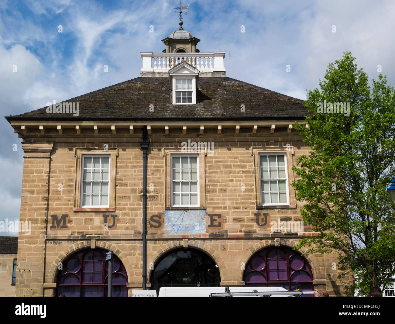 Old buildings in warwick hi-res stock photography and images - Alamy