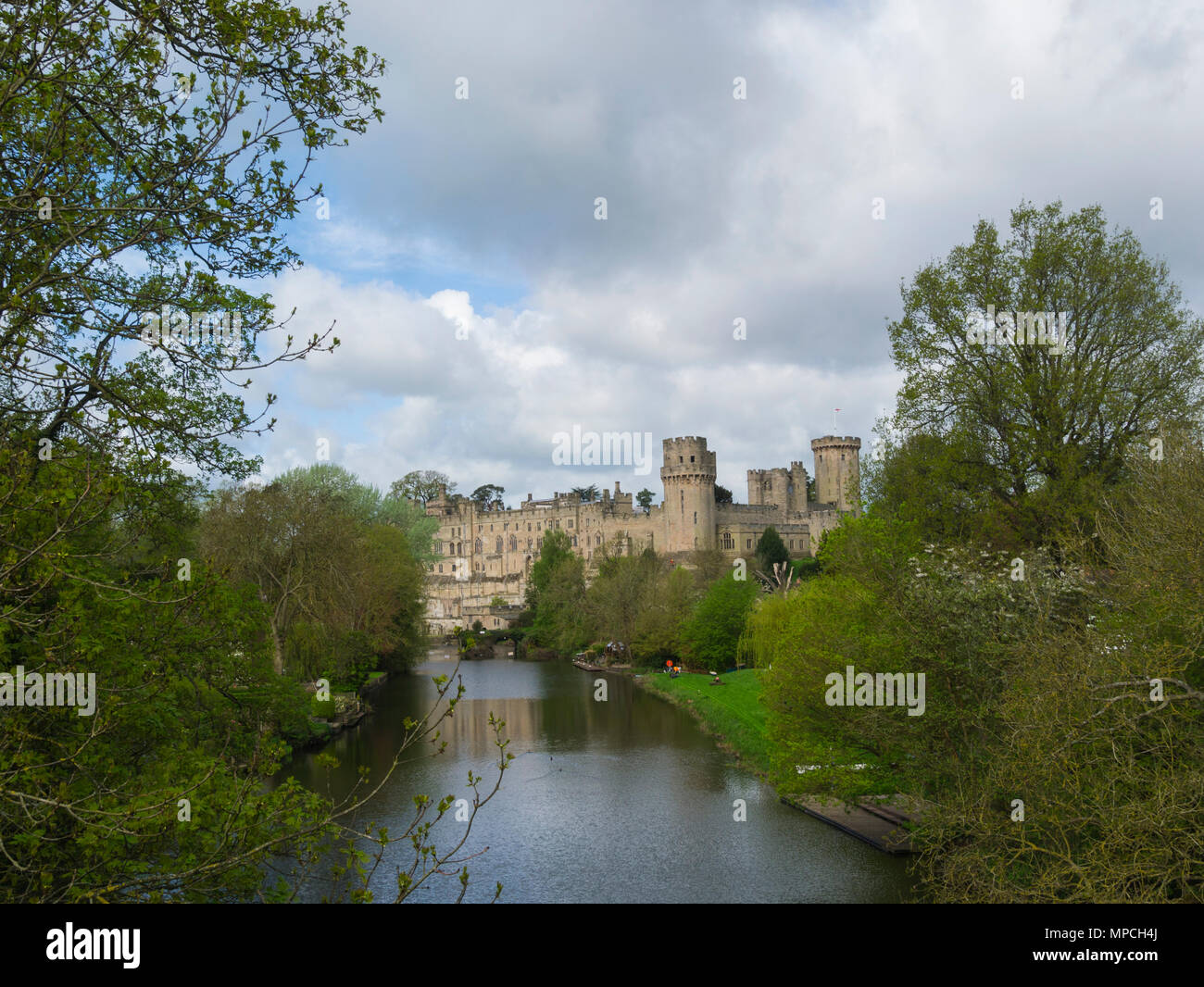View along River Avon to the magnificent Warwick Castle Warwickshire ...