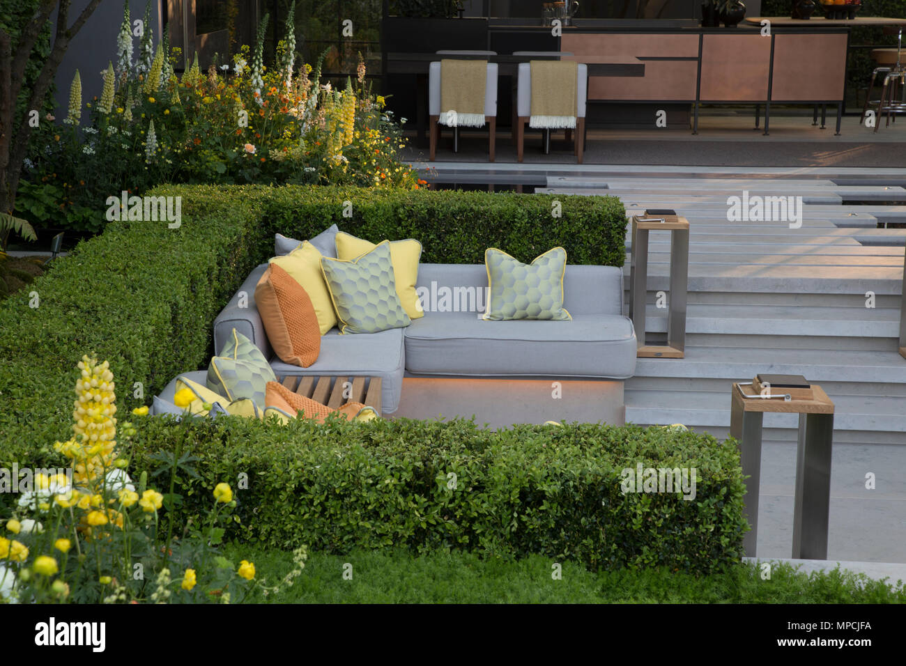 LG Eco-City Garden. Designer: Hay-Joung Hwang. Contractor: Randle ...