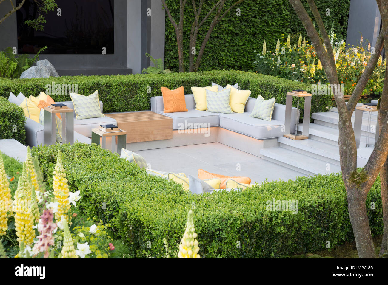 LG Eco-City Garden. Designer: Hay-Joung Hwang. Contractor: Randle ...