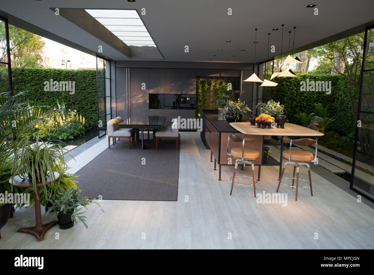 LG Eco-City Garden. Designer: Hay-Joung Hwang. Contractor: Randle ...
