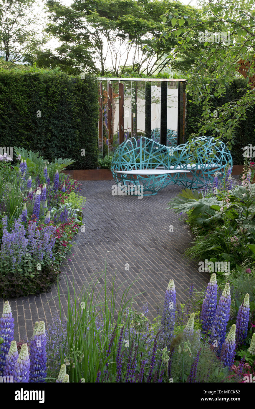 The David Harber and Savills Garden. Designer: Nic Howard. Contractor ...