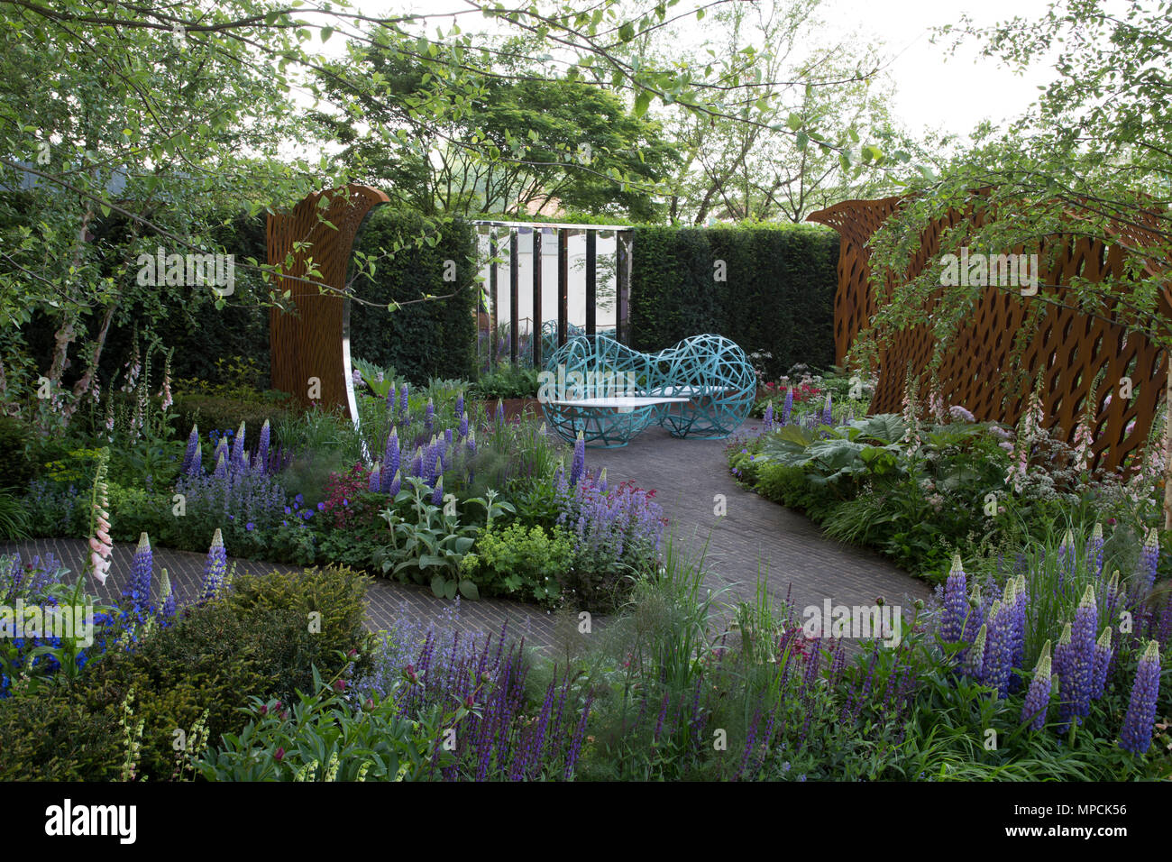 The David Harber and Savills Garden. Designer: Nic Howard. Contractor ...