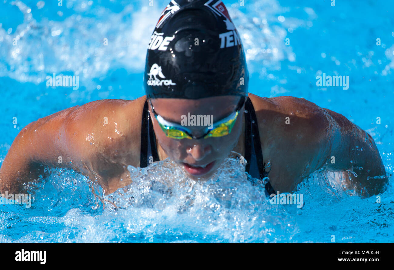 Backwards Swimming kids in the pool Stock Photo - Alamy