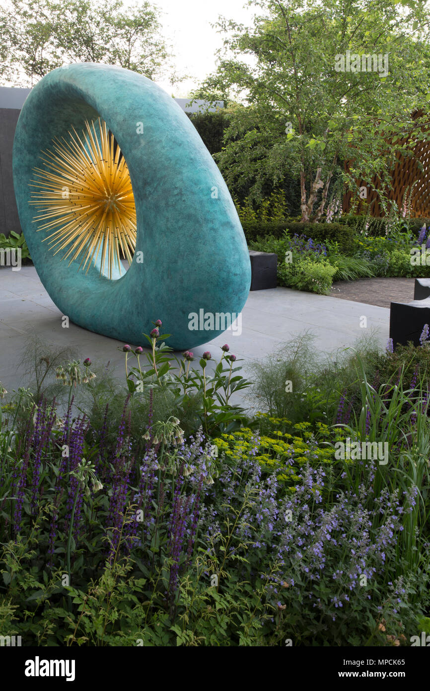 The David Harber and Savills Garden. Designer: Nic Howard. Contractor ...