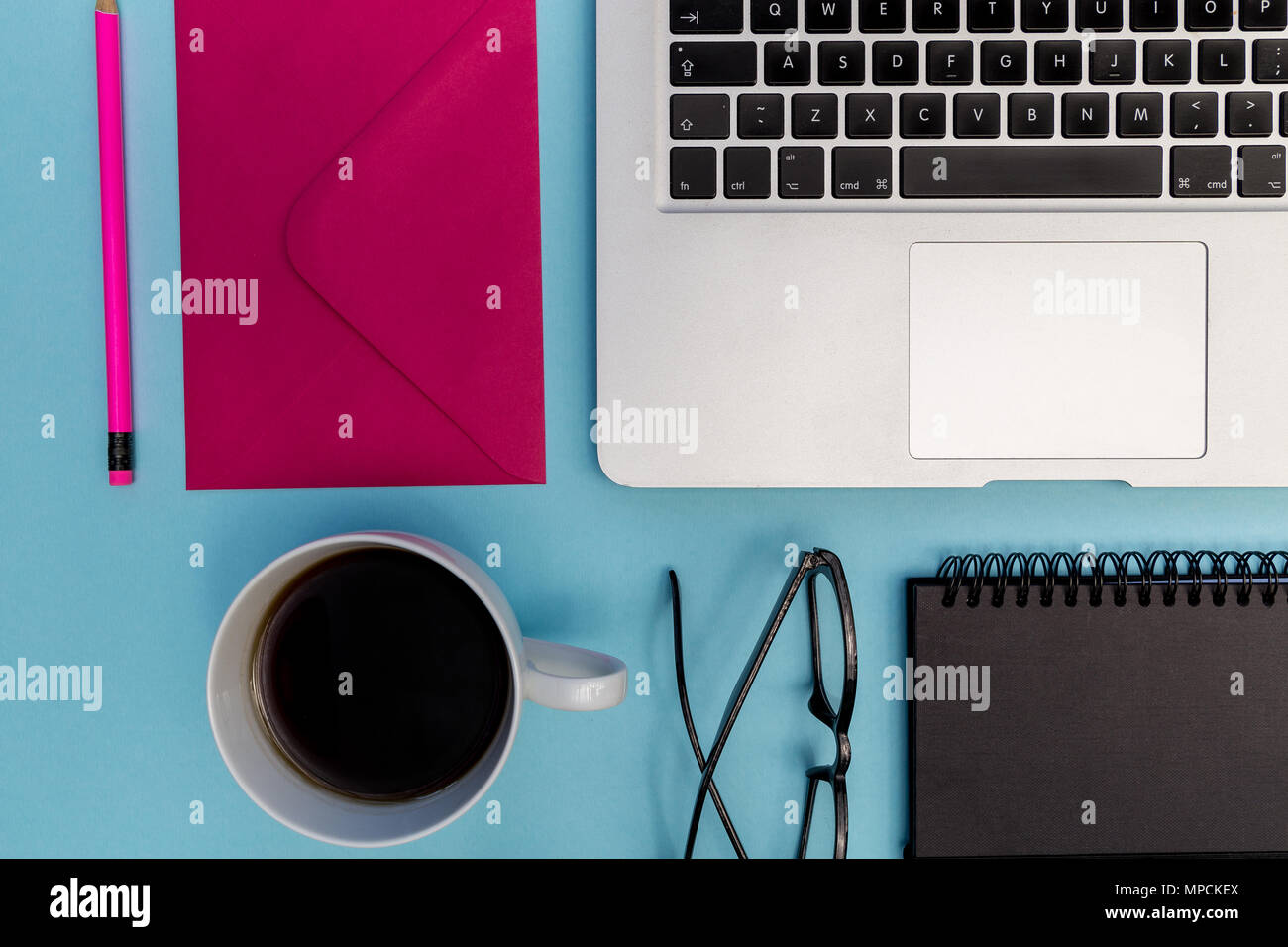 Laptop computer with eyeglasses hi-res stock photography and images - Alamy