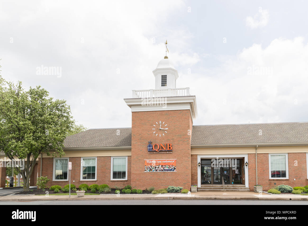 Qnb atm hi-res stock photography and images - Alamy