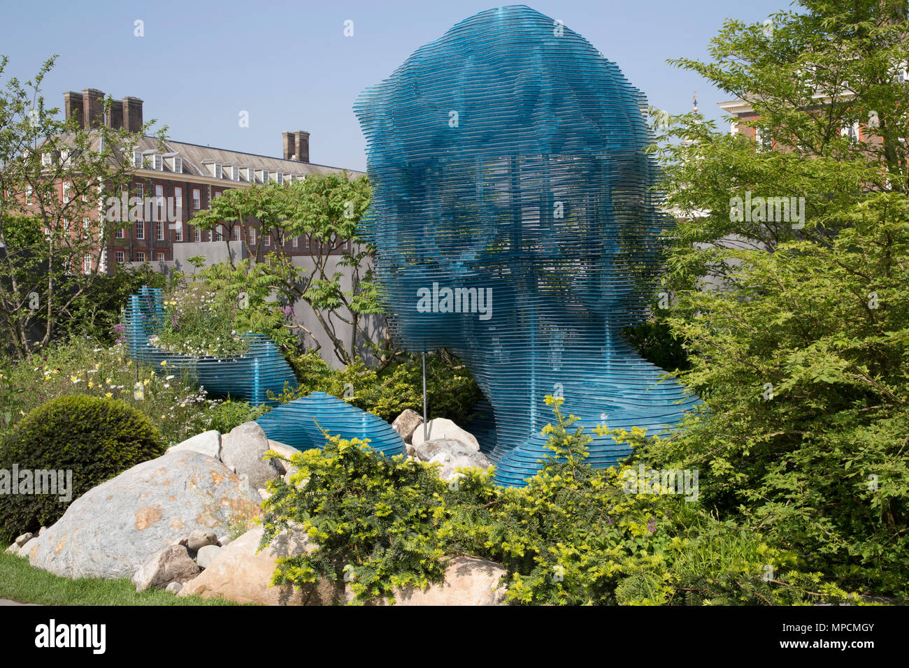 The Myeloma UK Garden. Designers: John Everiss, Francesca Murrell ...