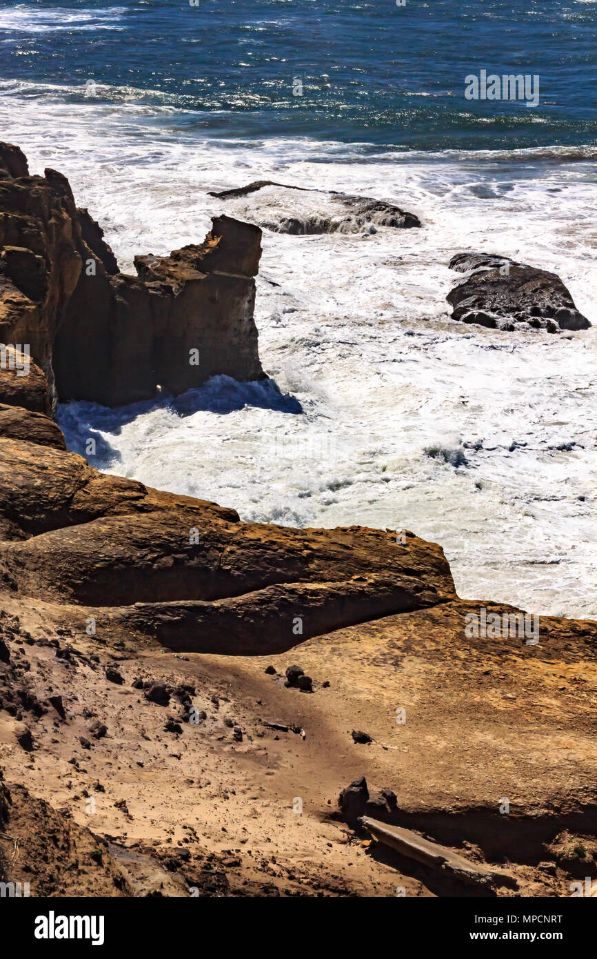 Waves Crashing Cliff Stock Photos & Waves Crashing Cliff Stock Images ...